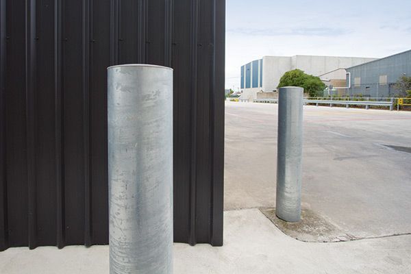 Industrial Bollards, Heavy Duty Bollards, Round Bollards